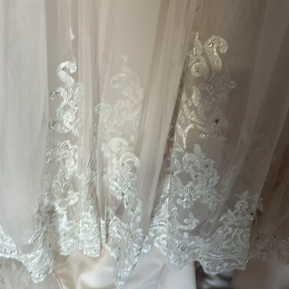 Allure Bridals | Dresses | Allure Lace And Tulle Bridal Gown | Poshmark